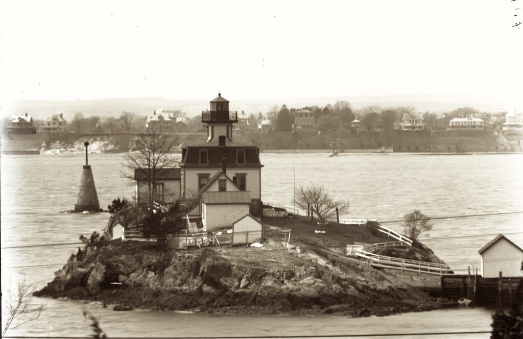 History - Pomham Rocks Lighthouse